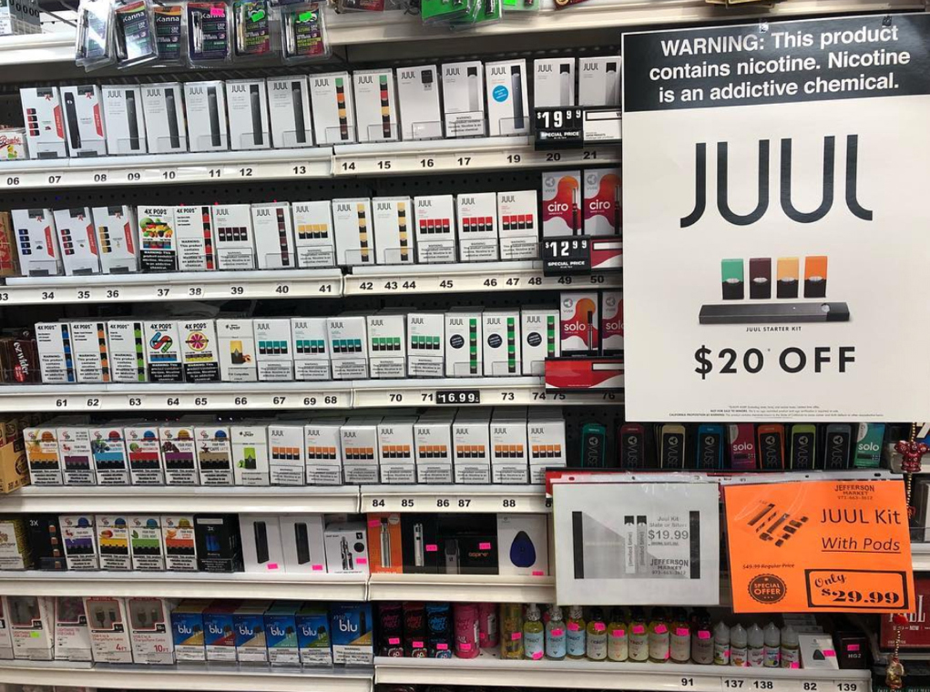 JUUL Stores/Displays – img40318